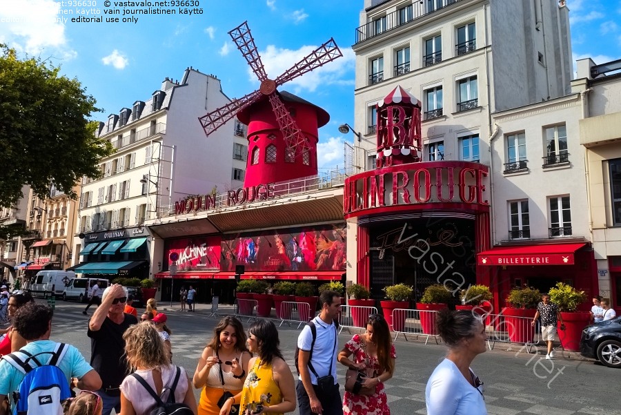 Kuva: Moulin Rouge - Punainen mylly väkijoukko turismi turisti ...