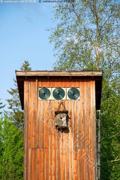 Kuva: Linnunpönttö muuntamon seinällä - vanha muuntaja sähkömuuntaja ...