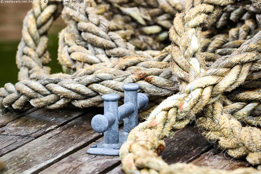 Kuva: Jykevää köyttä - knaapi köysi pollari satama veneily laituri ...