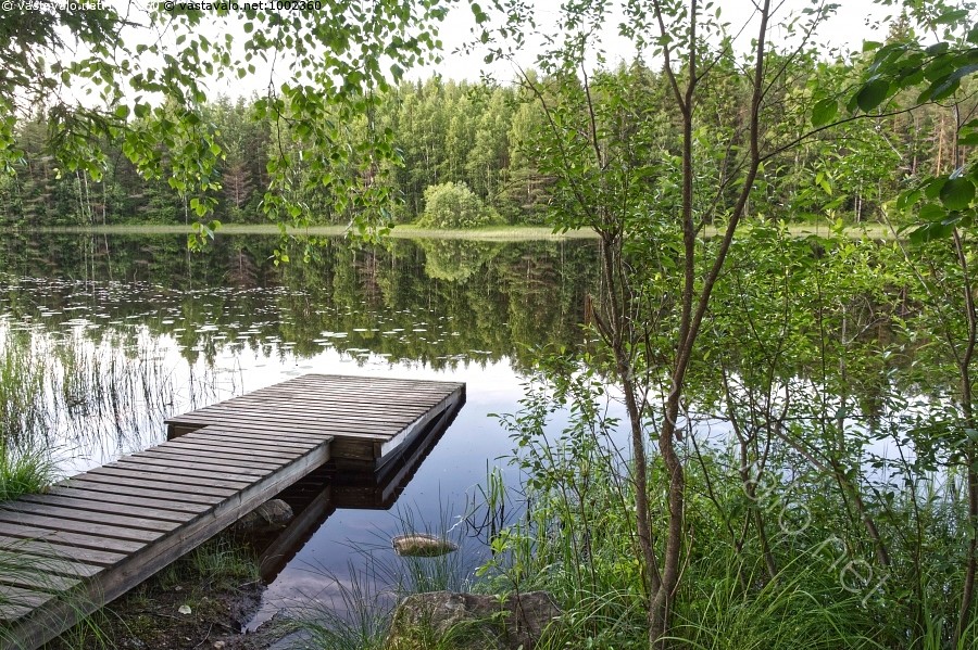 Kuva: Kesäinen laituripaikka - Kortteinen Kärenkoski järvi vesi ranta ...